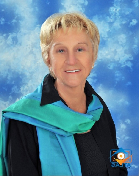 Prof. Dr Carol
